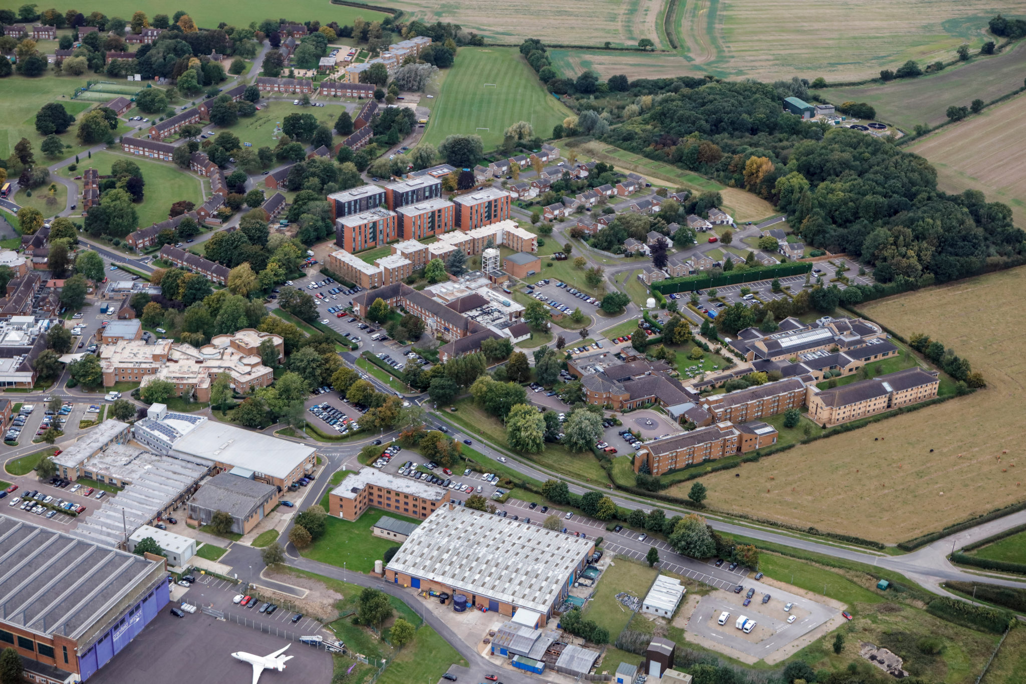 อยากเรียน Business School ใน UK ต้องรู้จัก Cranfield University ...